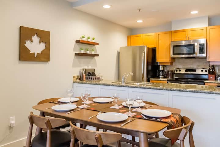 Family Mountain Suite Near Gondola With Kitchen - Whistler
