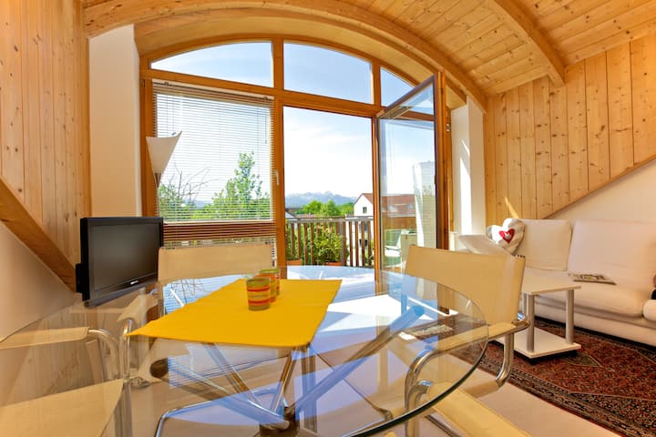 Helle 2 Zi-dachwohnung Mit Terrasse Und Bergblick - Neubeuern