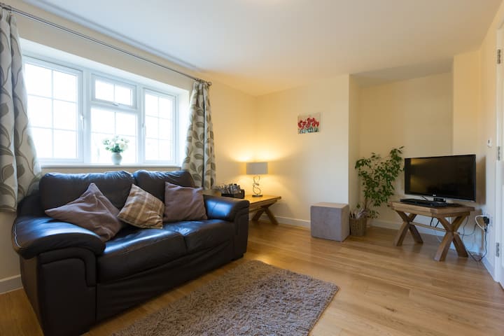 Luxury Modern 2 Bed Apartment With Free Parking - Oxford