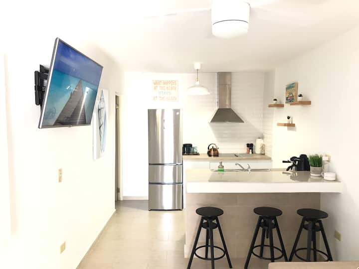 Cozy One Bedroom Apt  Just 1 Block From The Beach - Puerto Rico