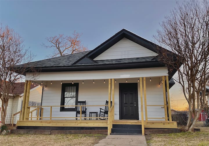 Pigpalace - Private Home Close To All Things Okc! - Oklahoma City, OK