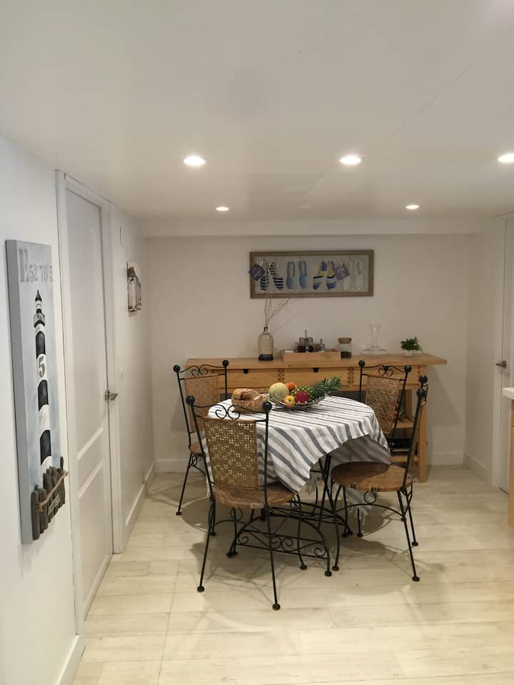 Room With Double Bed, Pool, Garden, Near Station - Hendaye