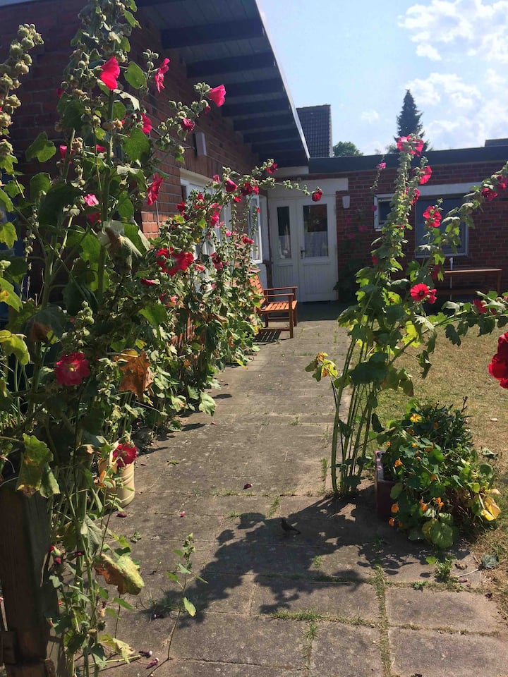 Uriger Bungalow Strandnah - Timmendorfer Strand