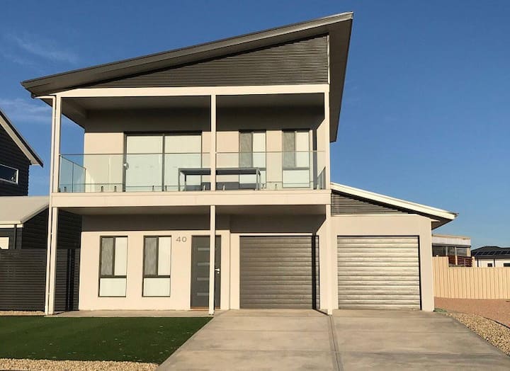 Sea Views On Farrell - Wallaroo