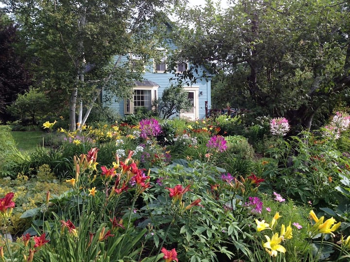 Auk's Nest Bed & Breakfast - Brookline, NH