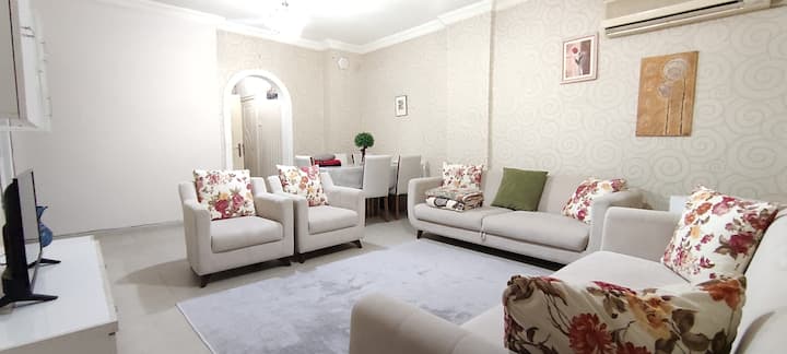 Midtown Apartment 10min To The Beach - Turkey