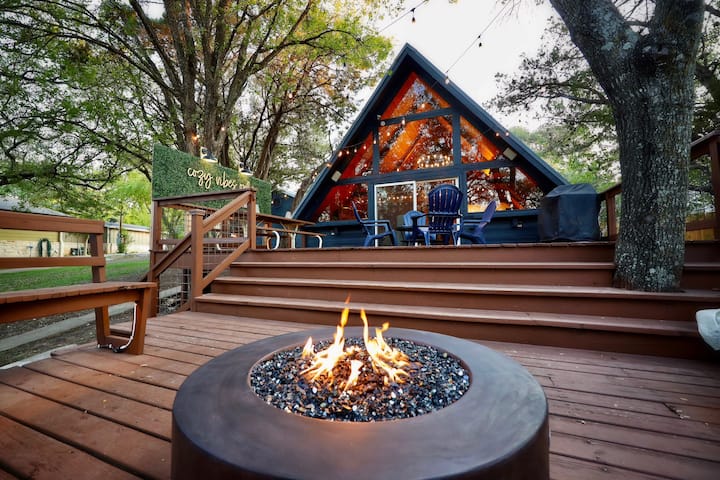 Cozy A-frame Cabin - Spicewood, TX