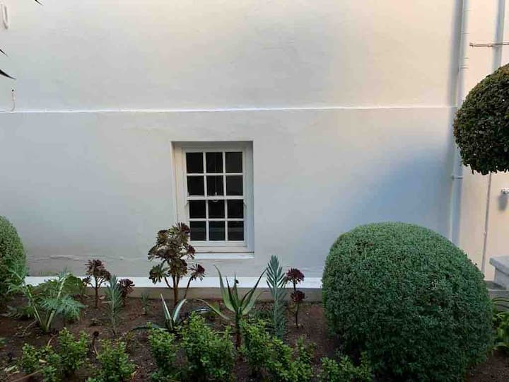 Succulent Cottage - Claremont