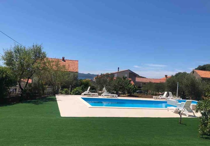 Bibano - Spacious Apartment With Swimming Pool - Bibinje