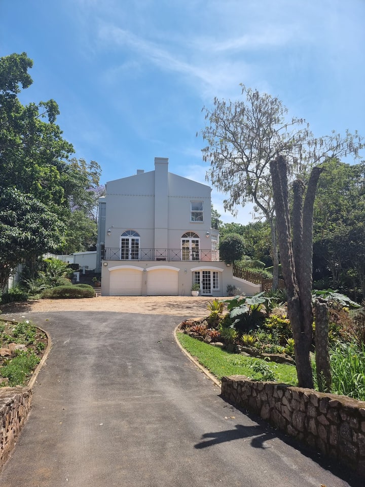 Comfortable Spacious 1 Bedroom Guest Suite - Pinetown