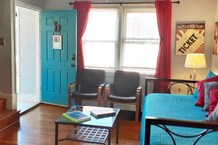 2 Br Duplex 1 Block To Metro W/park, Wifi, Netflix - Washington, DC
