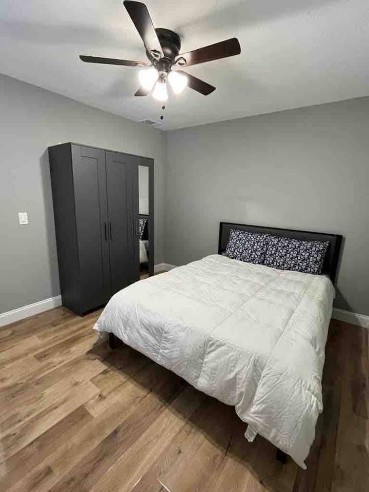 (1460b) Bedroom In Deerfield Beach (B) - Deerfield Beach, FL