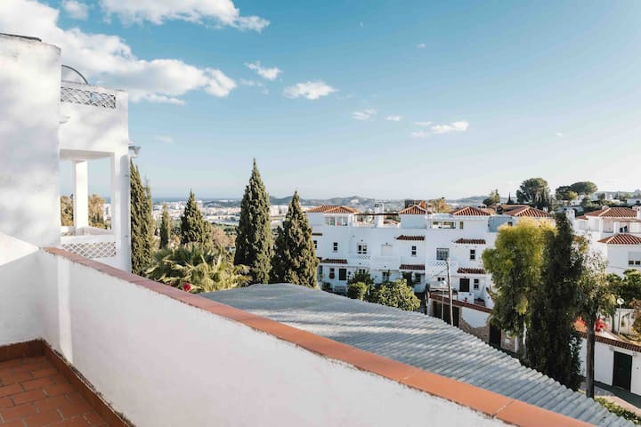 Elevated Terraced House W/ Garden & Communal Pool - Mijas