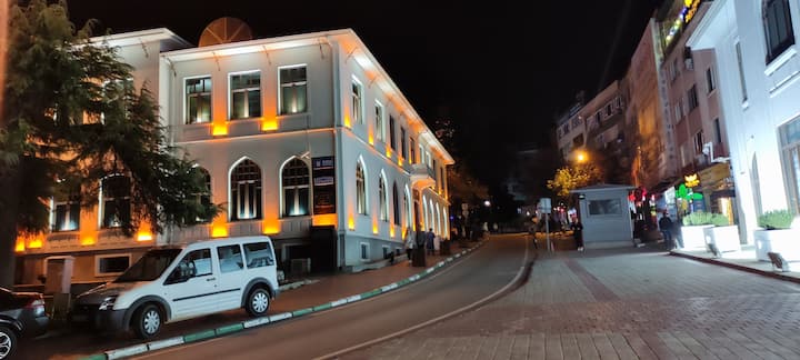 Heykel Valilik Yanında  Stüdyo Daire. - Bursa