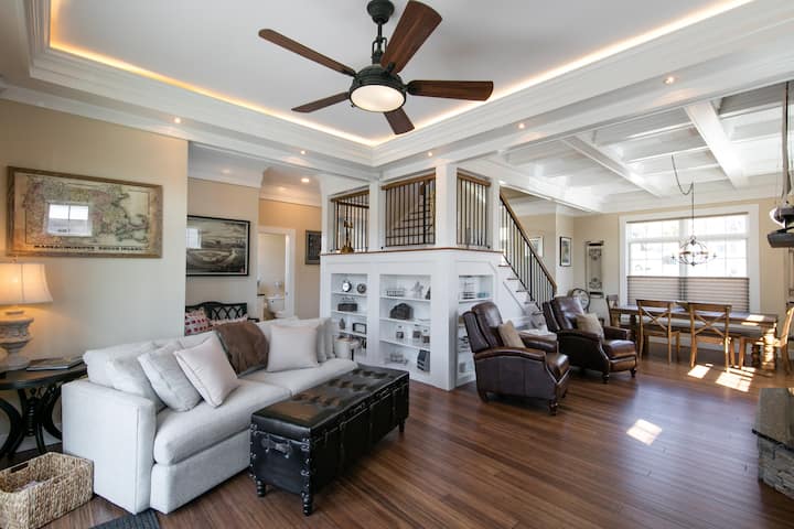 Home On Perkins Cove / Marginal Way - Ogunquit, ME