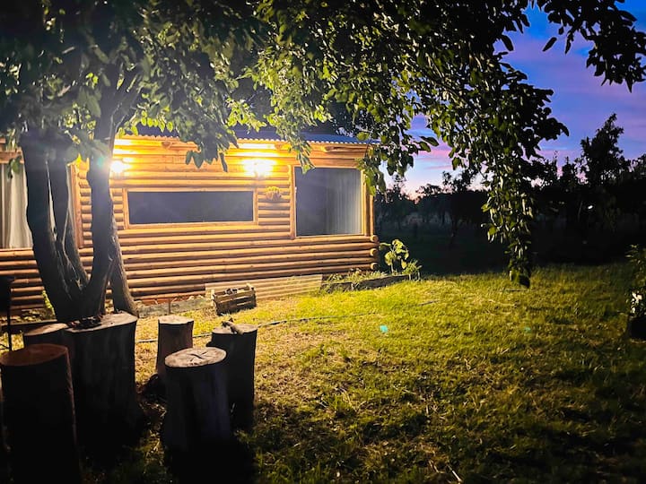 Cabañas De Campo : Las Moras En Bolívar. - 