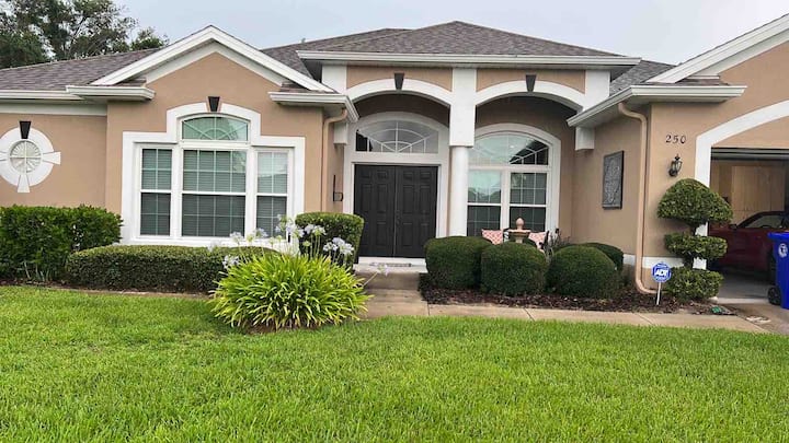 4 Bedrooms 3 Bath  Pool Jacuzzi - Altamonte Springs, FL