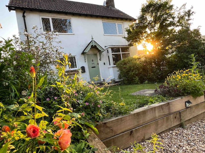 Charming Hedgehog Cottage With Ev Charger - Bonsall