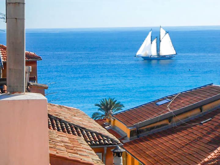 Sea View Apartment With Balcony In Vieux Nice! - Nice