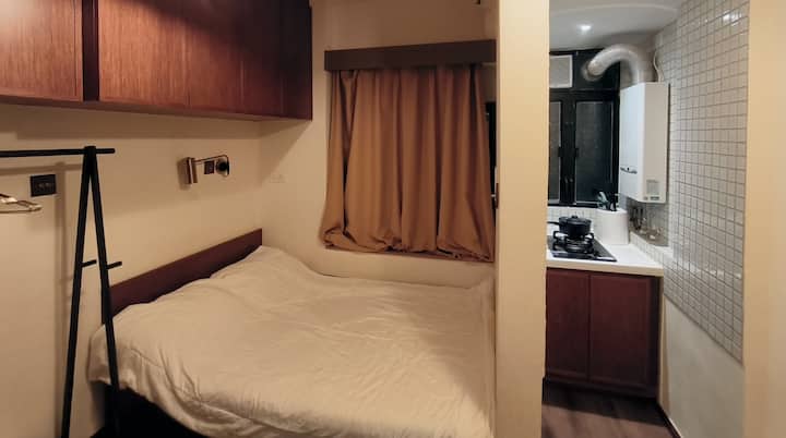 [B8] Vintage Studio Room With Kitchen | Austin - Jordan