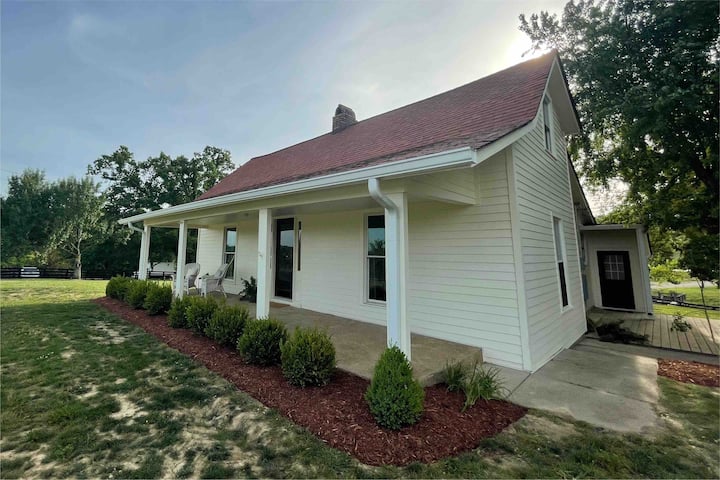 The Milker's House At Hatcher Family Dairy - Arrington Vineyards, Arrington