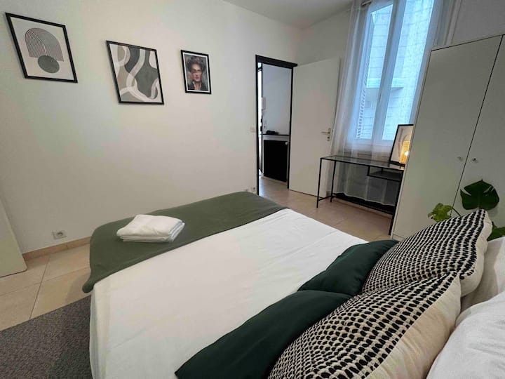 Charming 1-bedroom Rental In Nice Centre ! - ibis budget Nice Californie Lenval