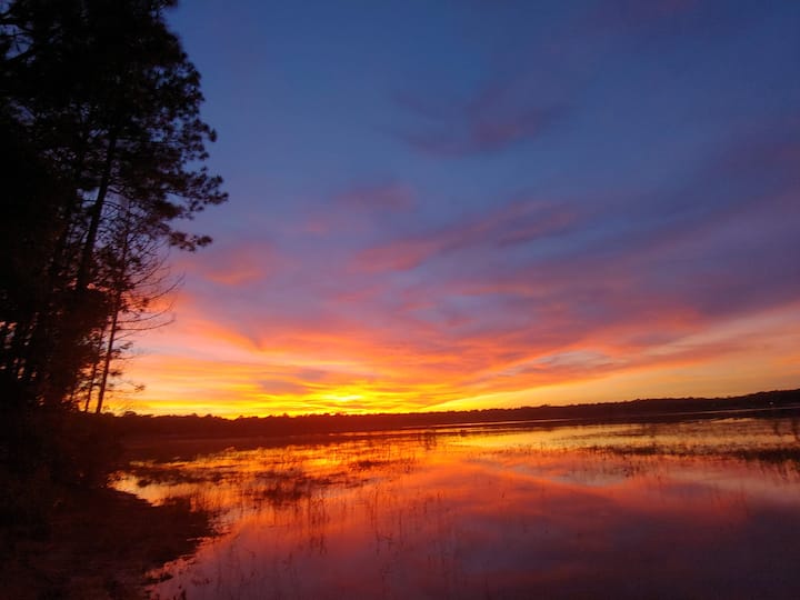 Swan Lake Lodge -Natural & Peaceful - Hawthorne, FL