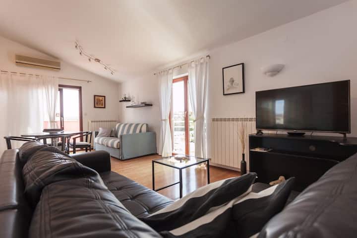 Spacious Appartment With Rooftop Terrace - Vrsar