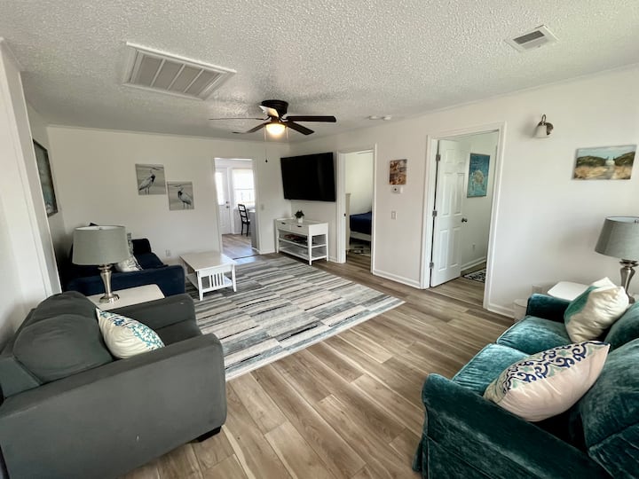 Newly Renovated  Bungalow 5 Min Walk To Beach - Kill Devil Hills, NC