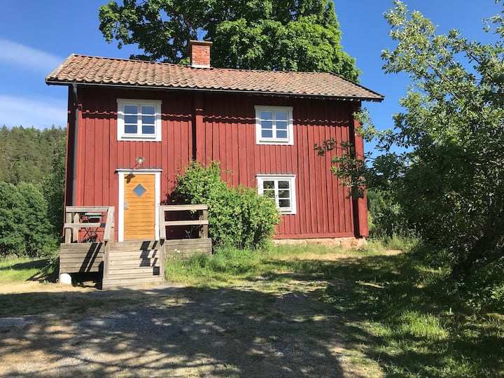 Charming Country Cottage In Närke - Askersund