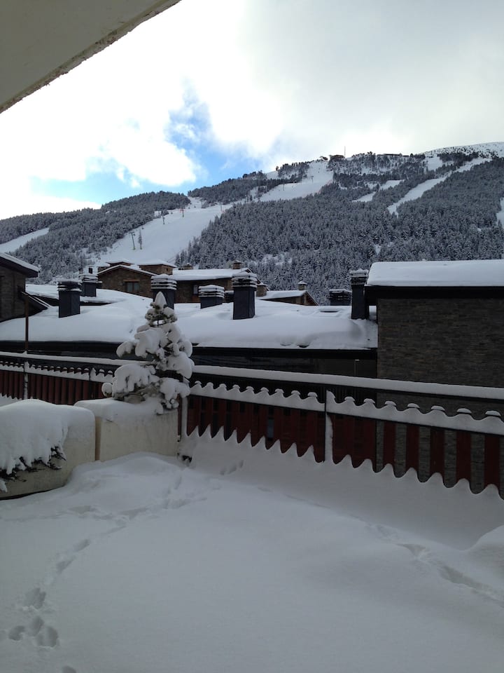 4 Minutes A Pied Par La Télécabine - Andorra