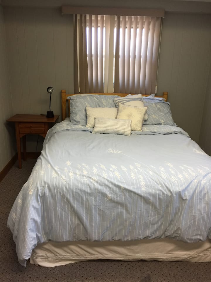 Spacious And Private One Bedroom Apartment - Fort Wayne, IN