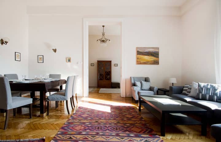 3bdr For 6 At City Center - Budapeste