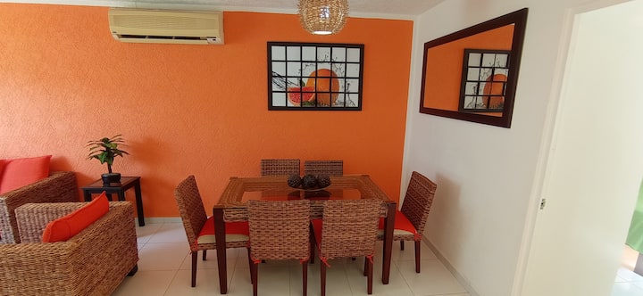 Hermosa Casa Equipada Para 10 - Zihuatanejo