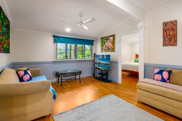 》2br Cottage - A Timeless Slice Of Cairns History! - Cairns