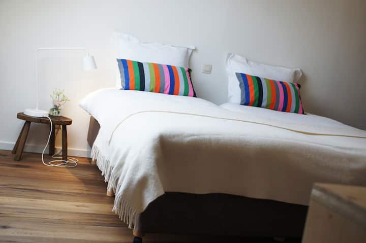 Rustige Kamer Kortbij Brussel (Excl. Bio-ontbijt) - Dilbeek