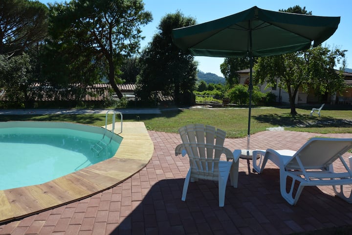 Villa 180mq Con Piscina+parco 2.500mq In Versilia - Italy