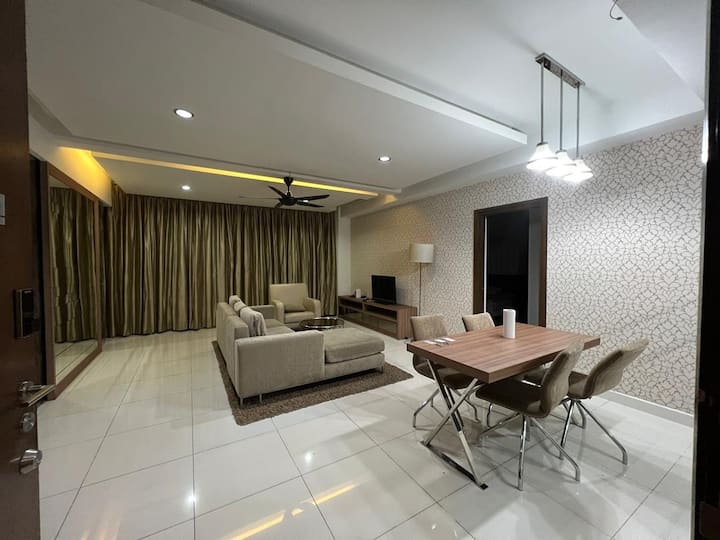 Mei & Chan Regalia Condo Level 20 - Kuala Lumpur