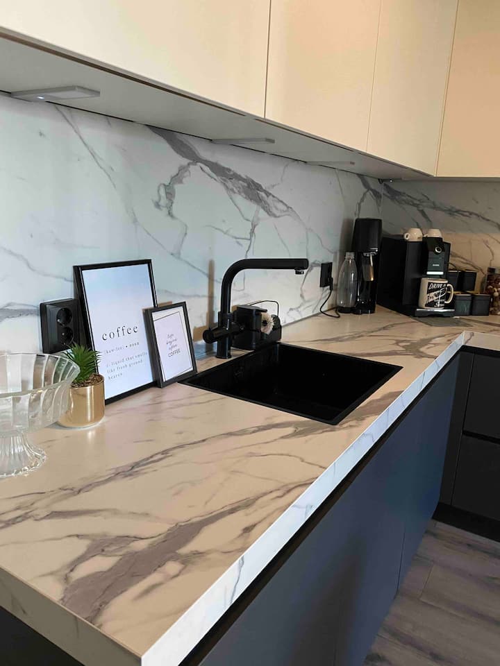 The Scheveningse Meisjes! - The Hague