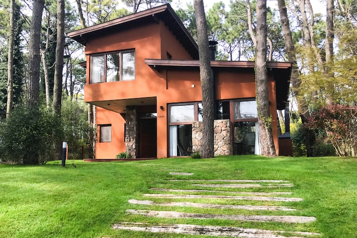 House In Pinamar: Woods Beach Golf - Pinamar