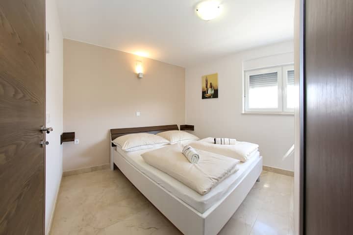 Comfort  Family Apartment With Pool - Zaton
