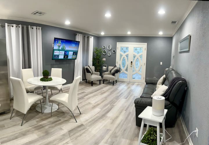 9 Guest Accommodation, Jacuzzi Bathtub, 2 Bdr. - Lynwood, CA