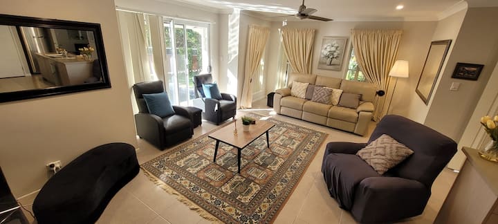 Azure  - A Magnificent Home By The Bay - MacLeay Island