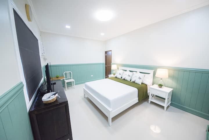 Suite Room @ Partridge Guesthouse Near Ayala Mall - Cebu City