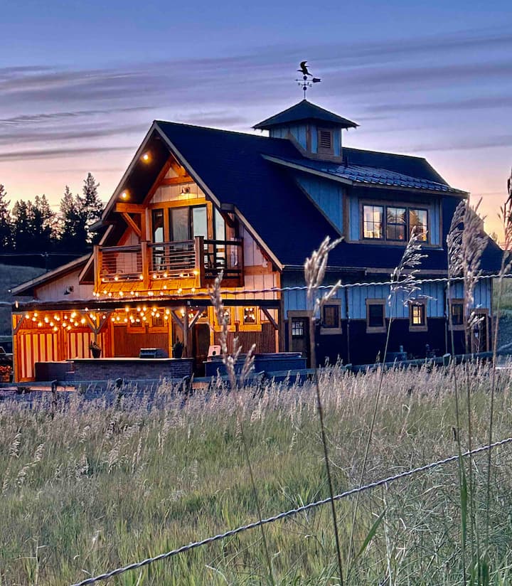 Urban Glacier Chalet W/mt Views! - Kalispell, MT