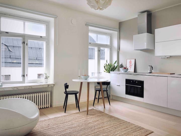 Börje's Top Floor Studio Apt In Design District. - 赫爾辛基