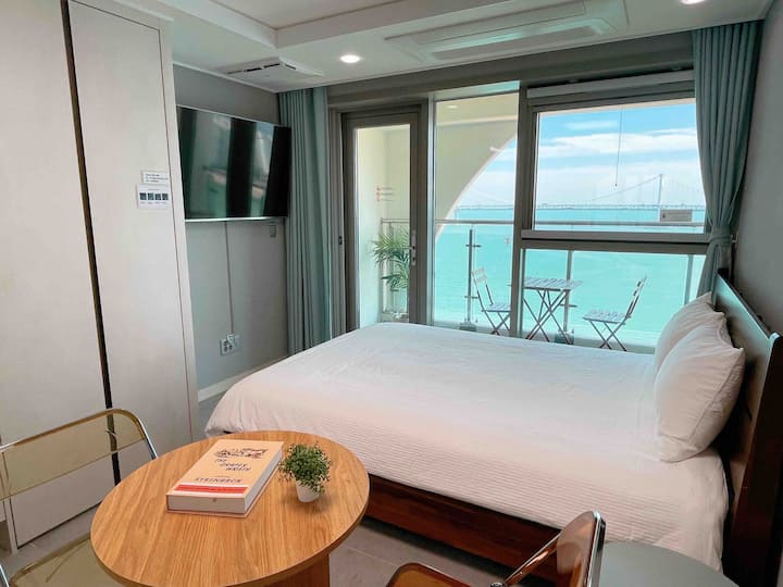 [Hyoi Stay The Gwangan] #48시그니처오션뷰  #전객실테라스 #요트할인 - Busan