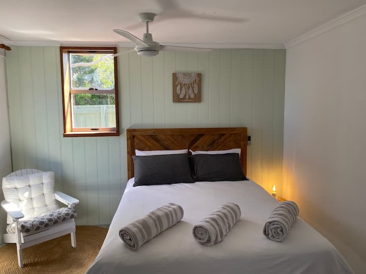 Pebbly Lane In Beautiful Kingscliff - Coolangatta