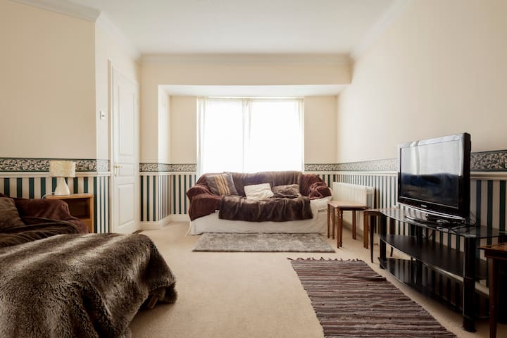 Single Bedroom - Bray