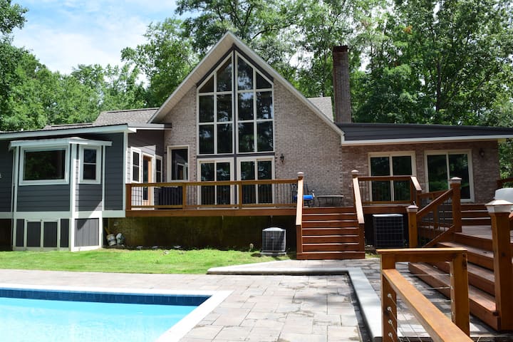 Maggie's Lake House - Lake Bowen, SC